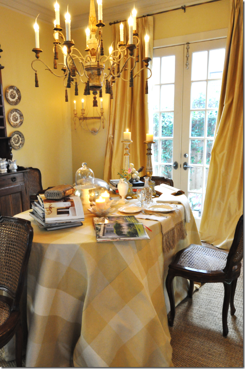 COTE DE TEXAS: TABLESCAPE THURSDAY: Alone with Books